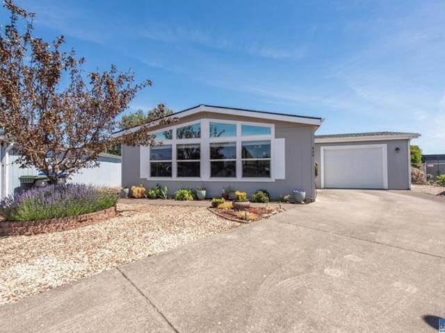 622 N 7th Ave, Sequim, WA 98382