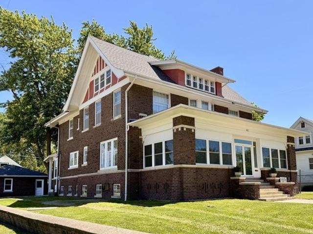 622 N Monroe St, Clinton, IL 61727