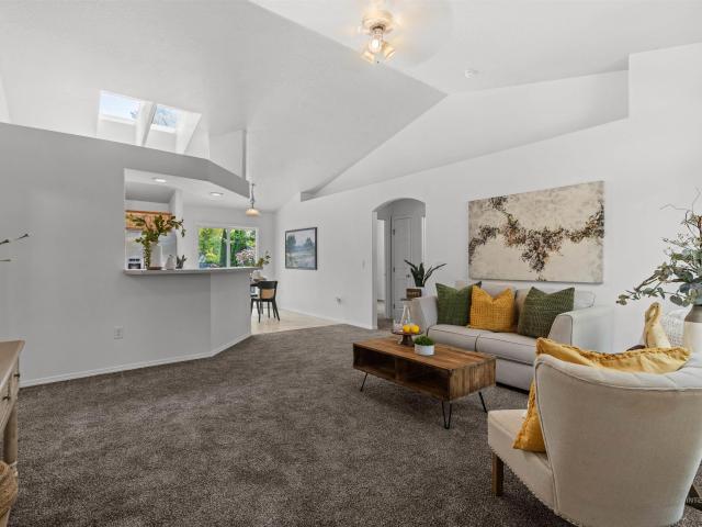 622 N Mudstone Way