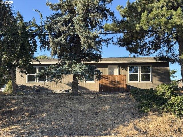622 NE 3rd St, Goldendale, WA 98620