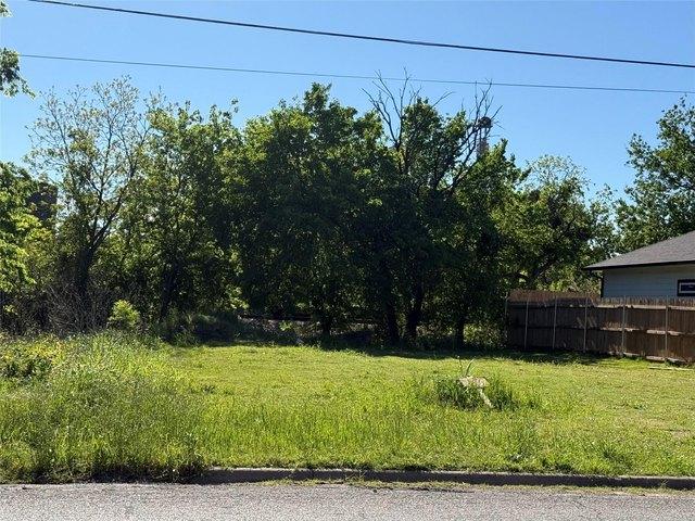 622 S First St, Sherman, TX 75090