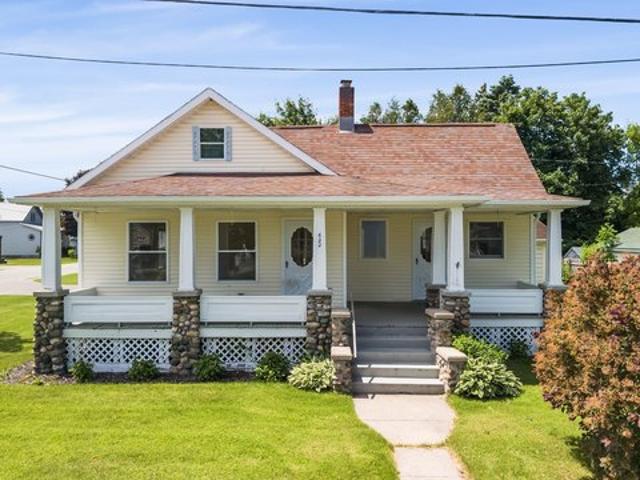 622 S Palmyra St, Cheboygan, MI 49721