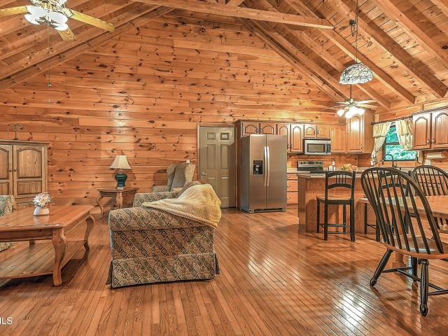 622 Shoals Lane