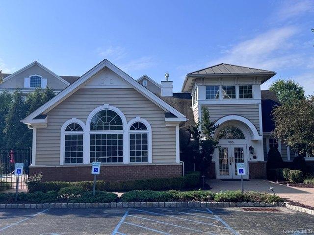622 Regency Dr, Fishkill, NY 12524