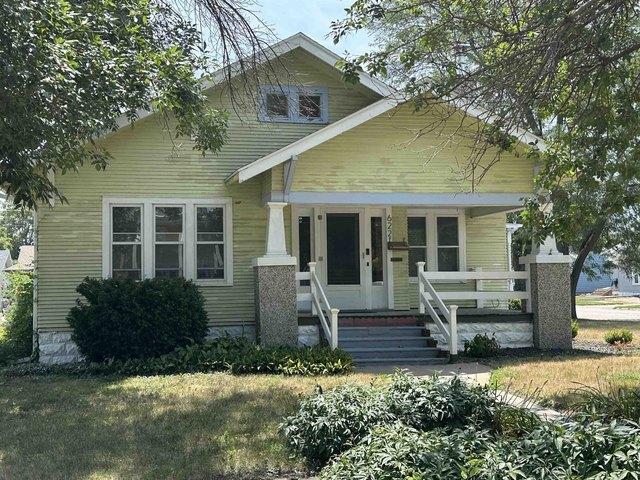 622 W 26th St, Kearney, NE 68845