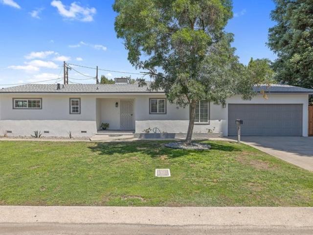 622 W Howard Ave, Visalia, CA 93277