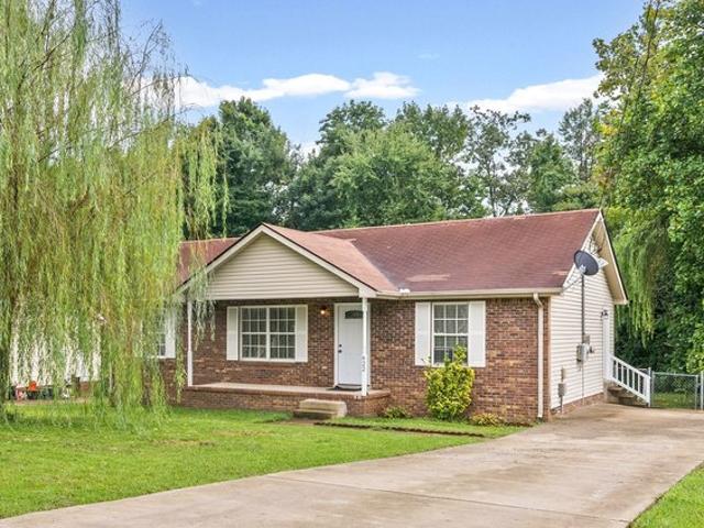 622 Woodhaven Dr, Clarksville, TN 37042