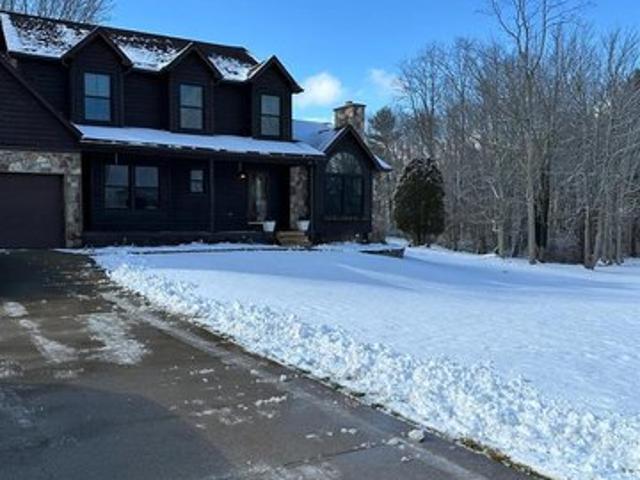 622 Wandering Ln, Beaver, WV 25813