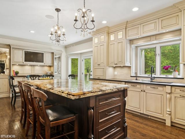 6234 Pine Tree Drive