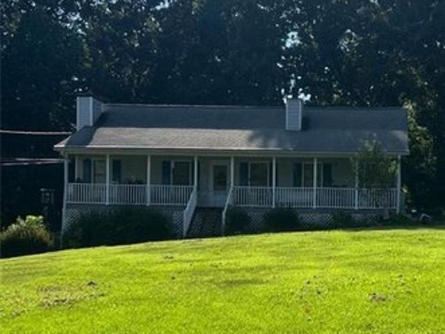 6235 Emerald Springs Dr SE, Acworth, GA 30102