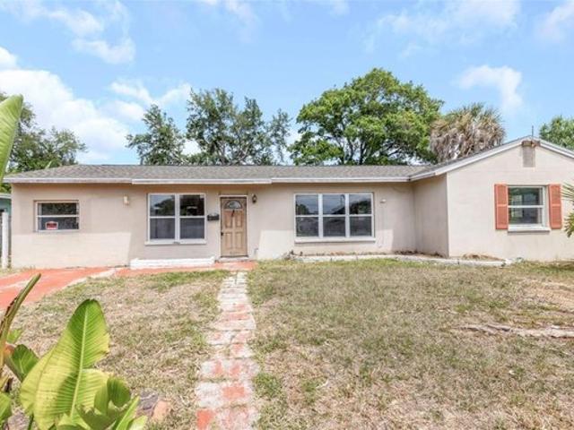 6235 Hampton Dr N, Saint Petersburg, FL 33710