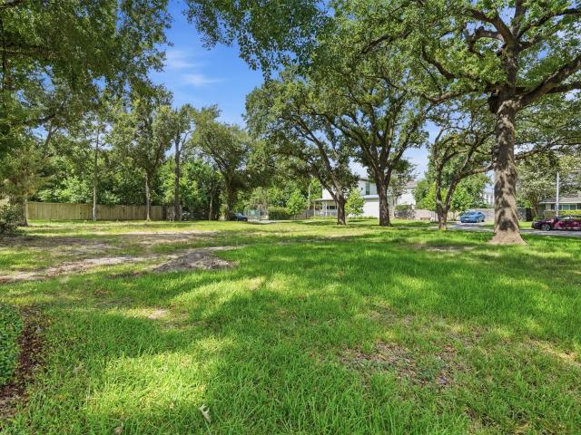 6235 Queenswood Lane