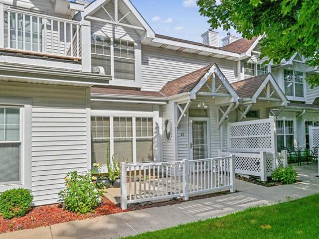 6235 S Creekside Dr Unit 21, Cudahy, WI 53110