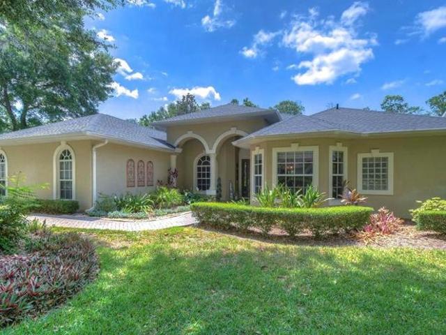 6235 Wild Orchid Dr, Lithia, FL 33547