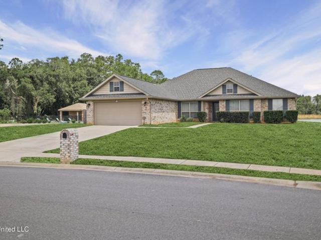 6236 Emerald Lake Dr, Biloxi, MS 39532