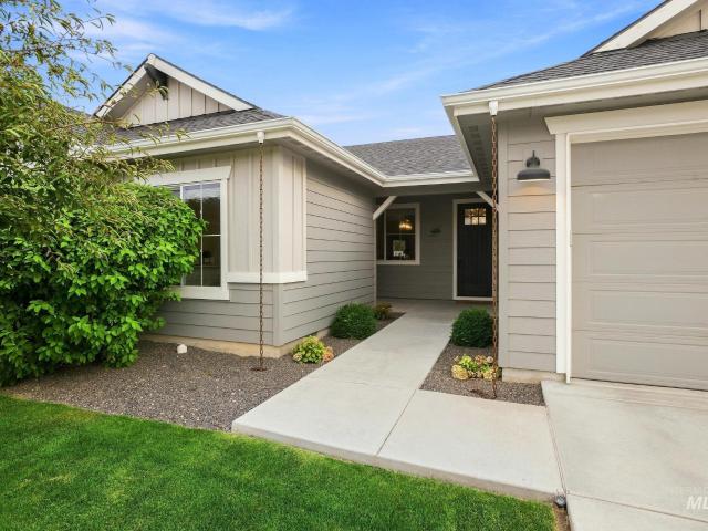 6237 E Canyon Crossing Dr