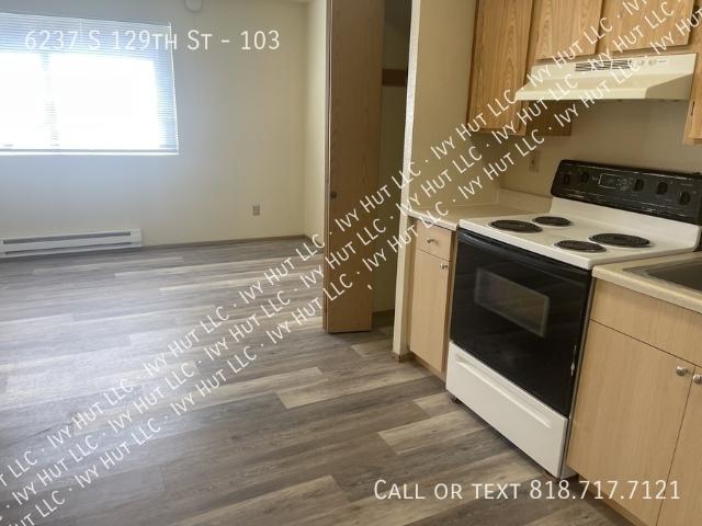 6237 S 129th St, Studio, 1 full bath