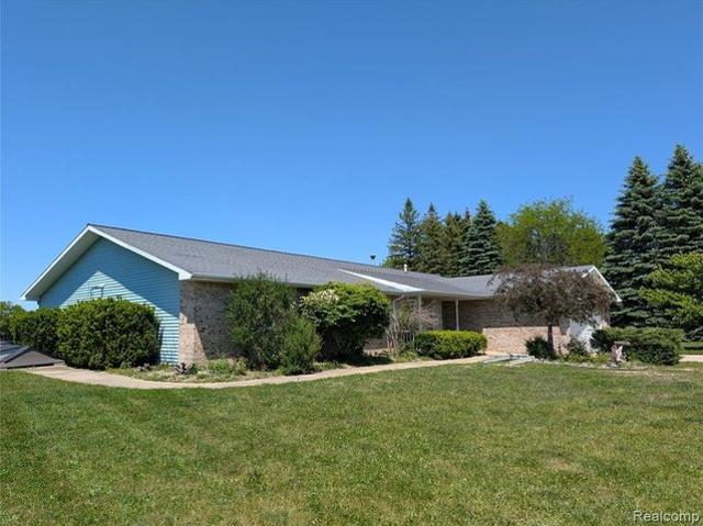 6237 Virginia St, Cass City, MI 48726