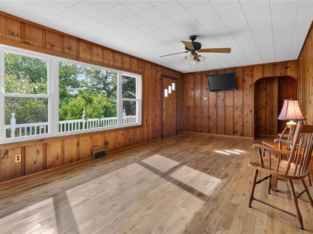 6238 Poplar Beach Road