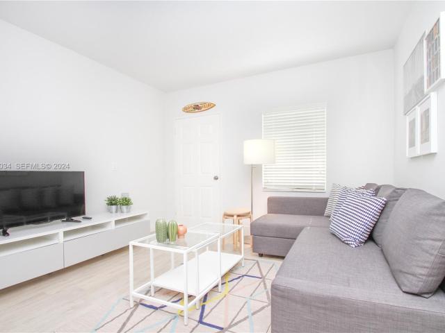 6238 SW 59th Pl, Unit 10, South Miami, FL 33143 | MLS #A11698