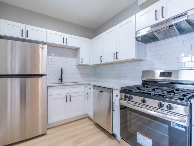 6239 N Western Ave, Unit 311, Chicago, IL 60659 | MLS #12624 | Compass