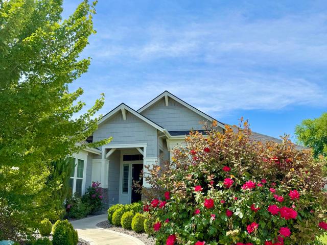 6239 W Frisby