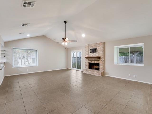 6239 Welles Brook Dr, San Antonio, TX 78240