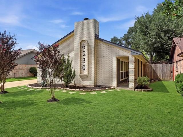6230 Autumn Arbor Dr, Houston, TX 77092