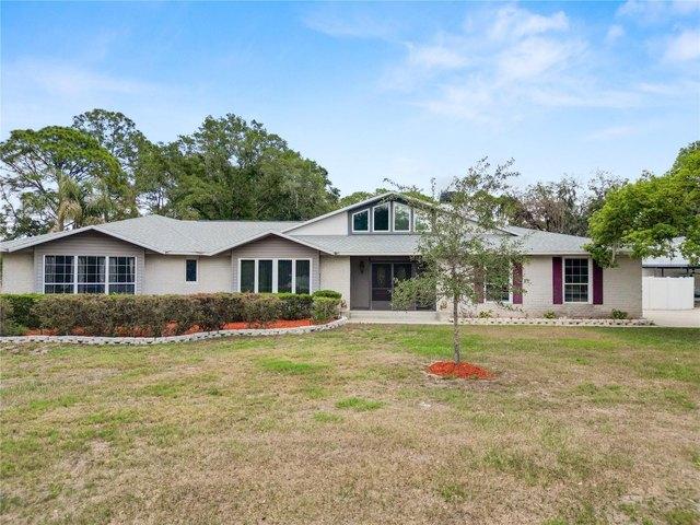 6230 Forestwood Dr W, Lakeland, FL 33811