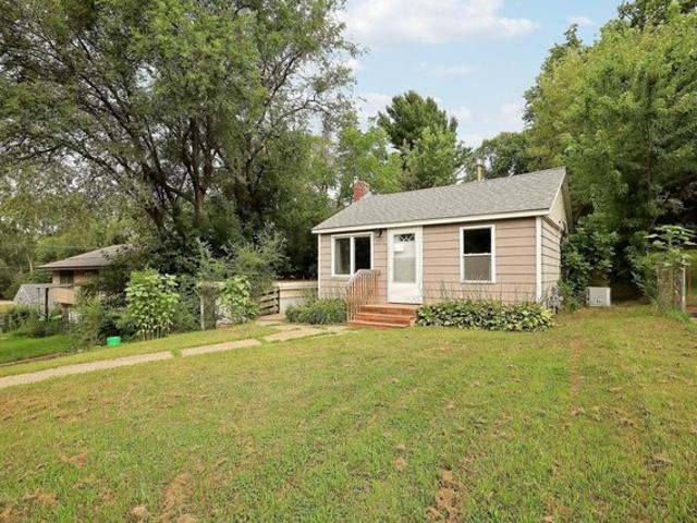 6230 7th St N, Saint Paul, MN 55128