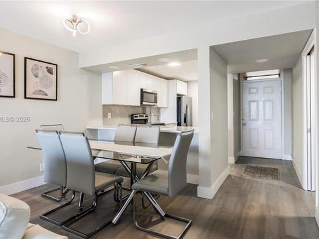 6231 Coral Lake Dr Unit 307, Margate, FL 33063
