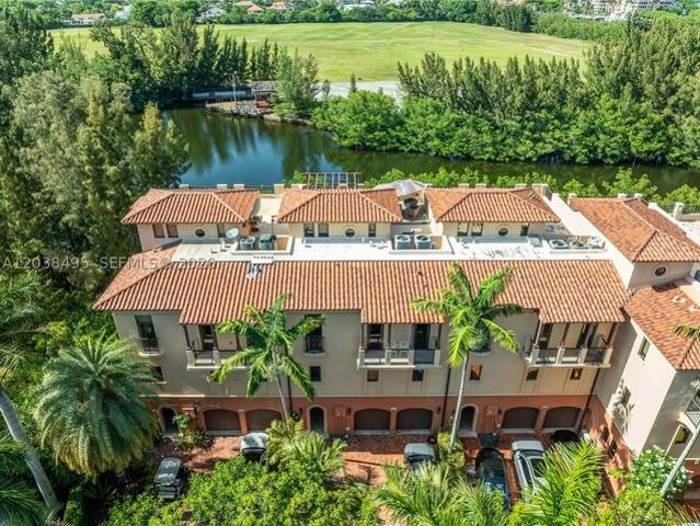 6232 Paradise Point Dr, Palmetto Bay, FL 33157