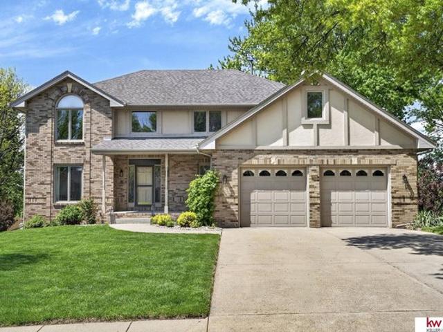 6232 S 100th St, Omaha, NE 68127