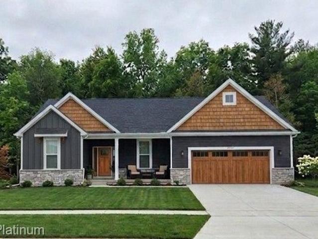 6233 Brook Stone Ln, Fenton, MI 48451