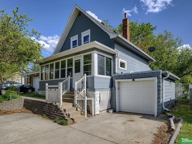 6233 Pacific St, Omaha, NE 68106