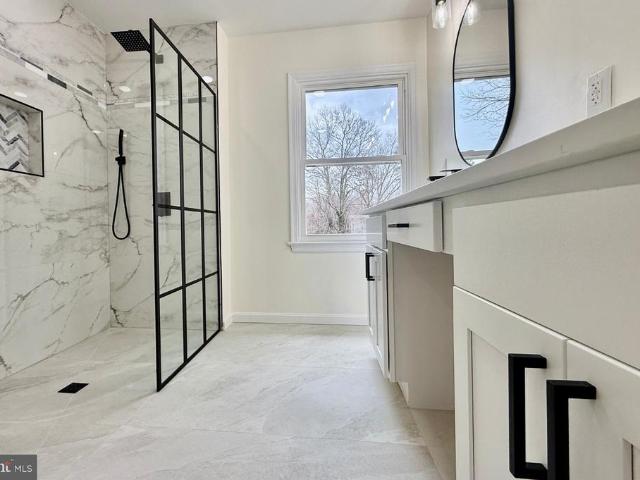 6233 Ridge Lane