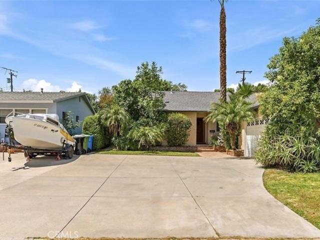 6233 Zelzah Ave, Encino, CA 91316