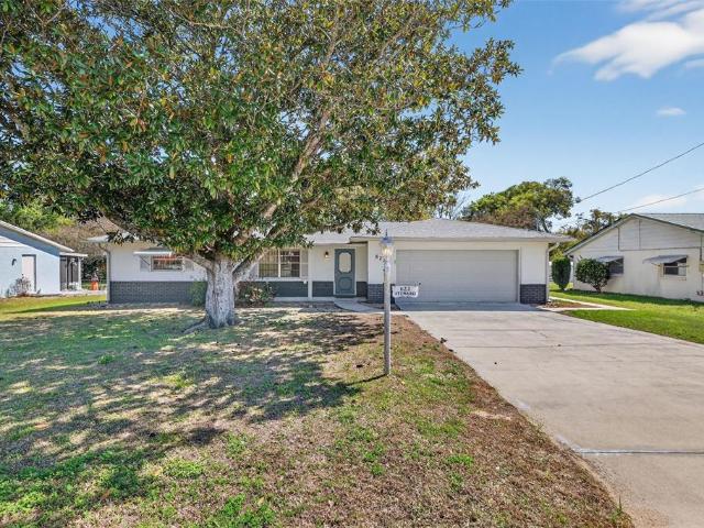 623 3rd Ave, Lady Lake, FL 32159 | Compass