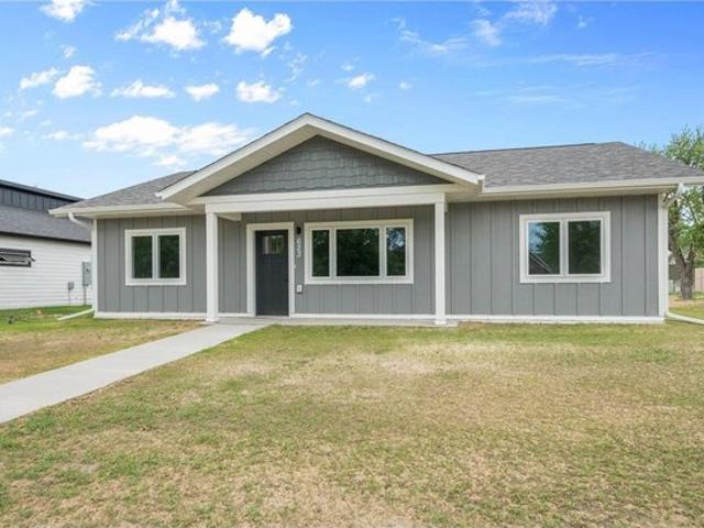 623 7th Ave NW, Grand Rapids, MN 55744