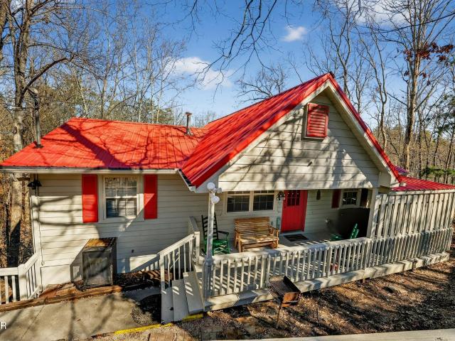 623 Country Oaks Drive