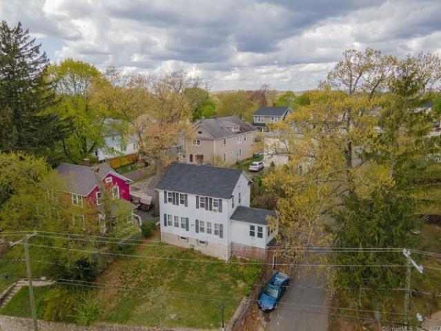 623 Cooke St, Waterbury, CT 06710