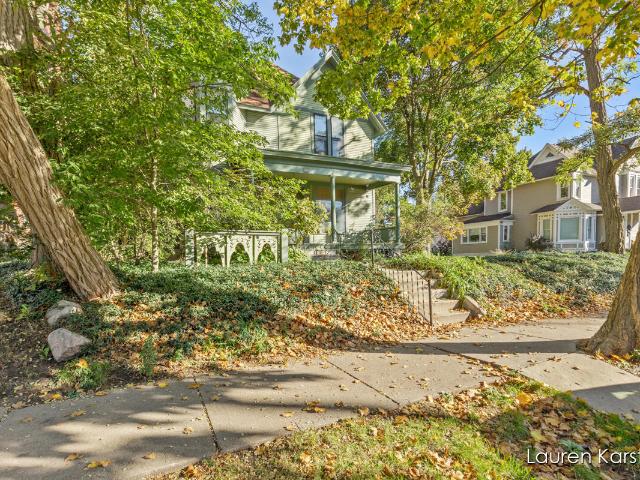 623 Cherry Street