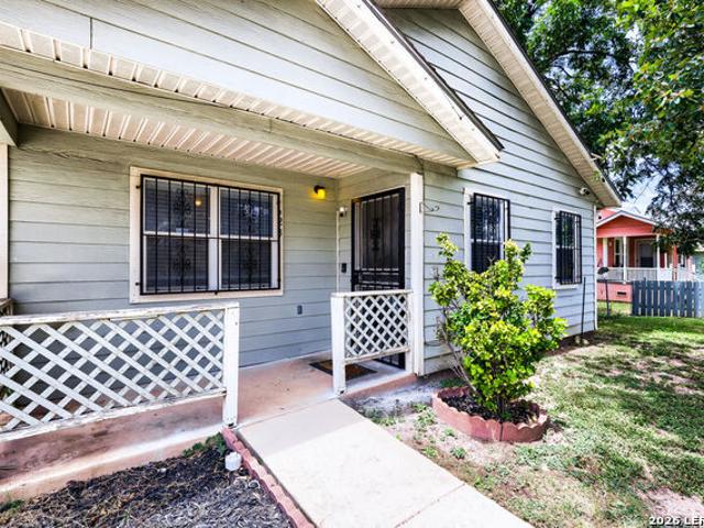 623 Clark Ave
