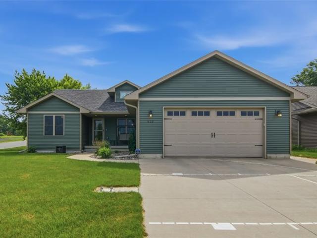 623 Autumn Dr, Altoona, WI 54720