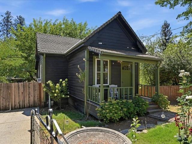 623 Brighton St, Grass Valley, CA 95945