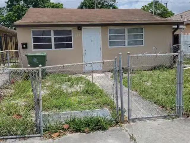 623 E 55TH ST, HIALEAH, FL 33013 Single Family Residence For S.
