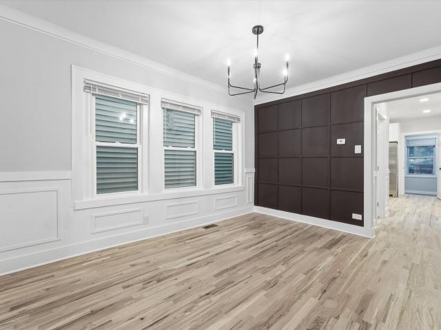 623 E 88th Place