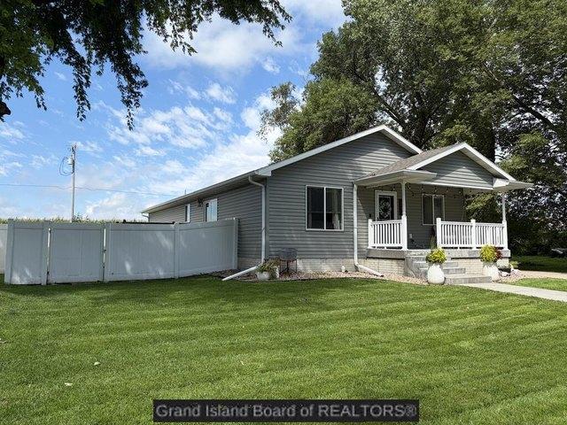 623 Hamilton St, Phillips, NE 68865