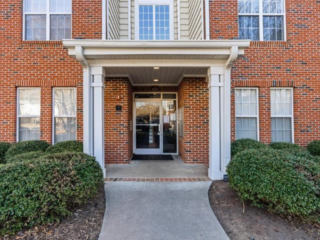 623 Ives Ct, Chapel Hill, NC 27514