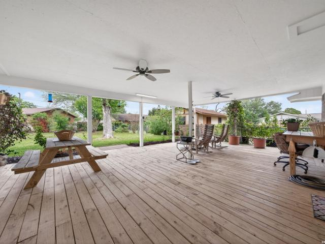 623 Oakland Ave, Gonzales, TX 78629 | MLS #1957